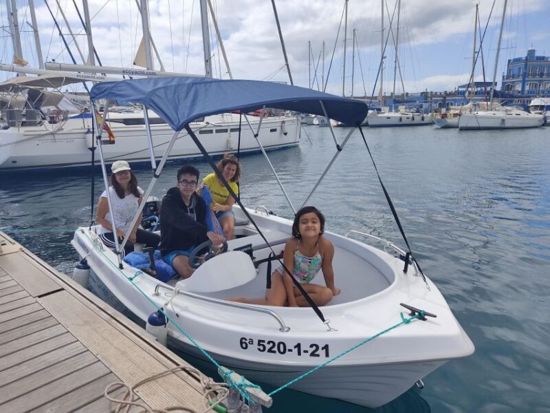 Rent a Boat with No License, Self Drive - Practical Details and Tips