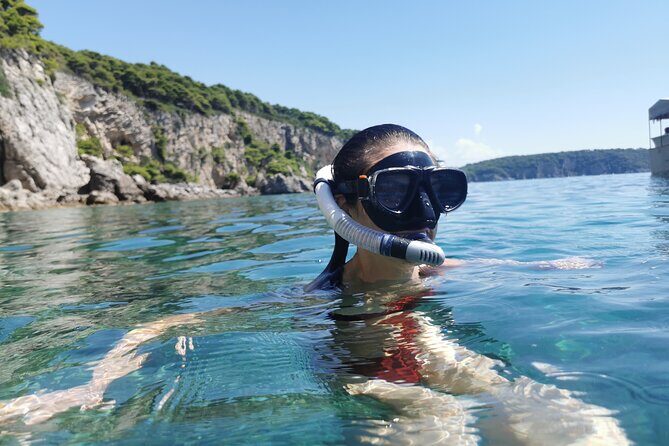 Rent a luxury speed boat for great fun on this Elaphiti Islands tour - Who Should Consider This Tour?