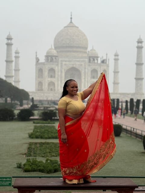 Rent a sari or kurta pajama for Taj Mahal visit & picture - Final thoughts