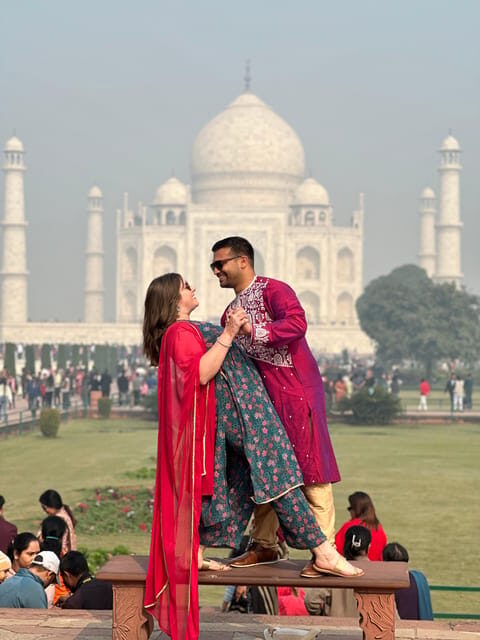 Rent a sari or kurta pajama for Taj Mahal visit & picture - FAQ