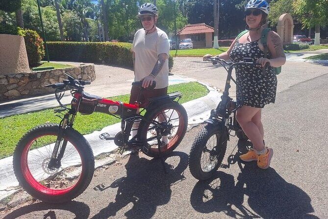 Rent DE electric bikes E-bikes - Discovering Huatulco on Two Wheels
