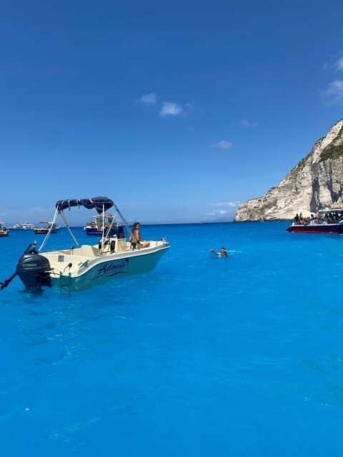 Rent your own boat with no license required - Key Points