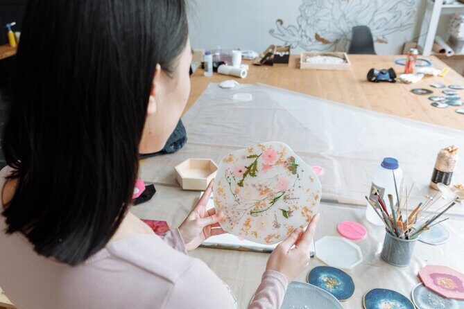 Resin Art Classes Brisbane: Cheeseboards & Coasters - Who Is This Experience Best For?
