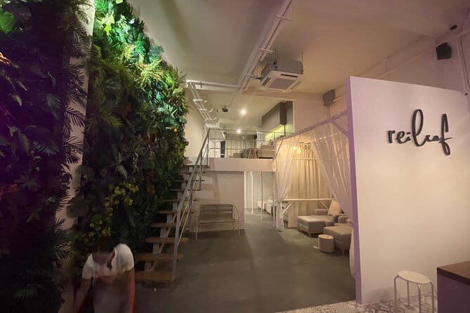 Rest And Relax Massage - Refreshing Aromatherapy in Soi Sukhumkit 21 - The Atmosphere and Environment