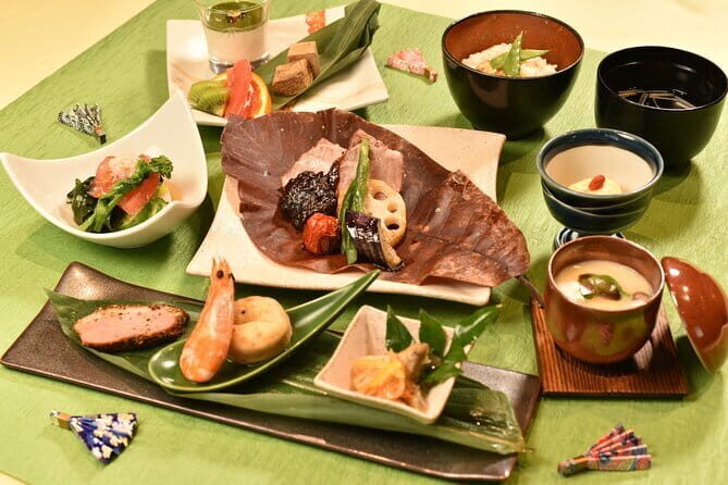 Restaurant Bus Tokyo with Japanese Lunch and Zazen Experience - Key Points