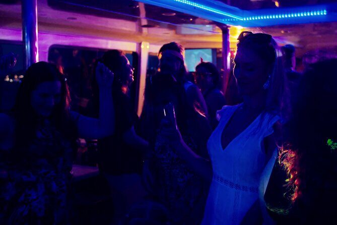 Retro (80s) party cruise on Sydney Harbour - The Itinerary: From Landmarks to Dance Floors