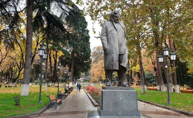 Revolutionary Tbilisi Walking Tour - Setting the Scene in Tbilisi: A City of Revolutions