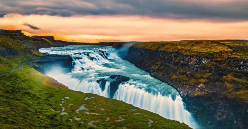 Reykjavik: Golden Circle, Tomato Farm and Kerið Crater Tour - A Full Day of Iceland’s Natural and Local Wonders