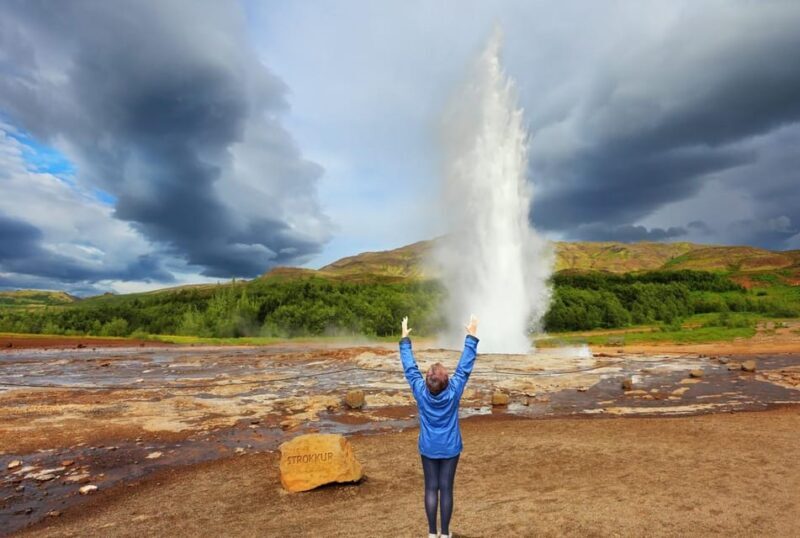 Reykjavik: Golden Circle Tour and Sky Lagoon Entry Ticket - Key Points
