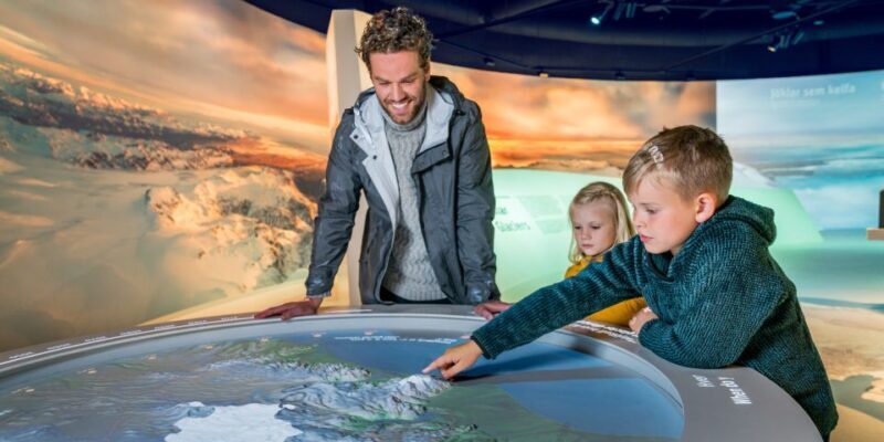 Reykjavík: Golden Circle Tour & Perlan Museum Tour - Key Points