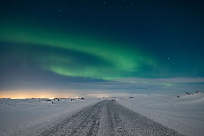 Reykjavík: Group Northern Lights Tour with Pics & Hot Cocoa - An In-Depth Look at the Experience