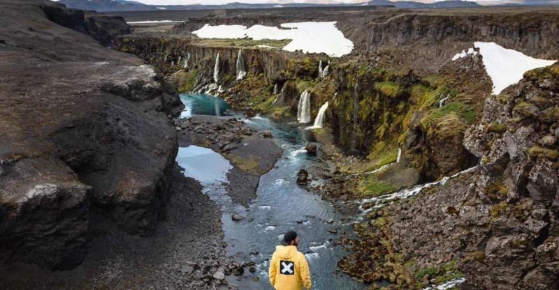 Reykjavík: Landmannalaugar Hike w. Photos & Valley of Tears - An In-Depth Look at the Landmannalaugar Adventure