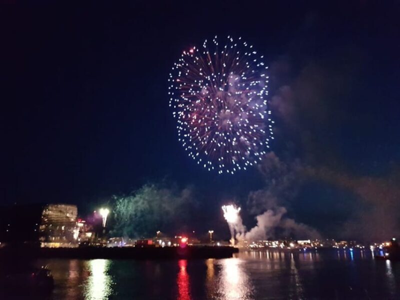Reykjavík: New Year's Eve Northern Lights Yacht Cruise - The Experience and Itinerary in Detail