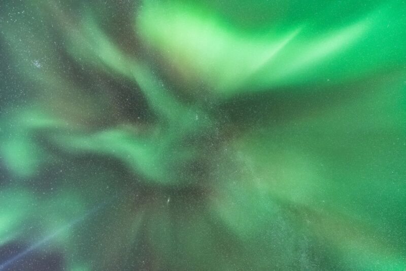 Reykjavik: Northern Lights Group Tour with Photos - Key Points