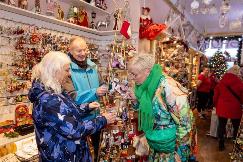 Reykjavik: Private Christmas Walking Tour - Key Points