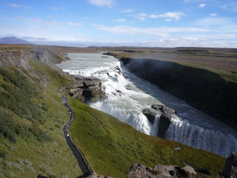 Reykjavík: Private Golden Circle Day Trip with Blue Lagoon - The Tour Experience: What to Expect