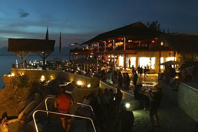 Rick's Café and Seven Mile Beach Private Tour - Unveiling the Ricks Café and Seven Mile Beach Private Tour