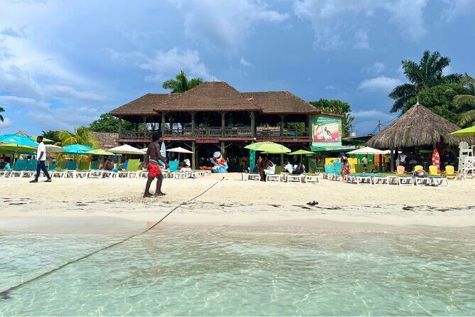 Rick's Cafe and Seven Mile Beach Private Transportation - A Detailed Look at the Tour Experience