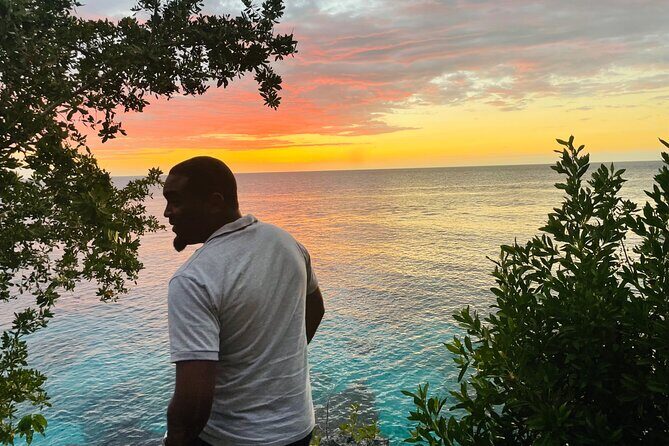 Ricks Cafe, Seven Mile Beach, Shopping - An In-Depth Look at the Tour Experience