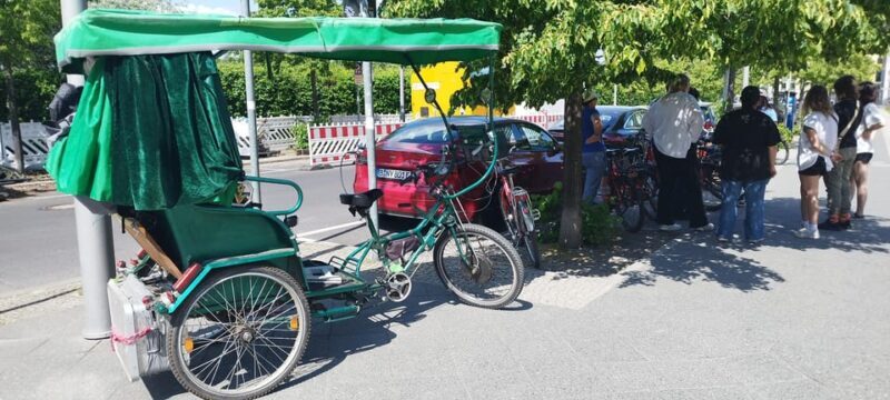 Rickshaw private driver, shared Guide Berlin Highlights - What Makes the Experience Stand Out?