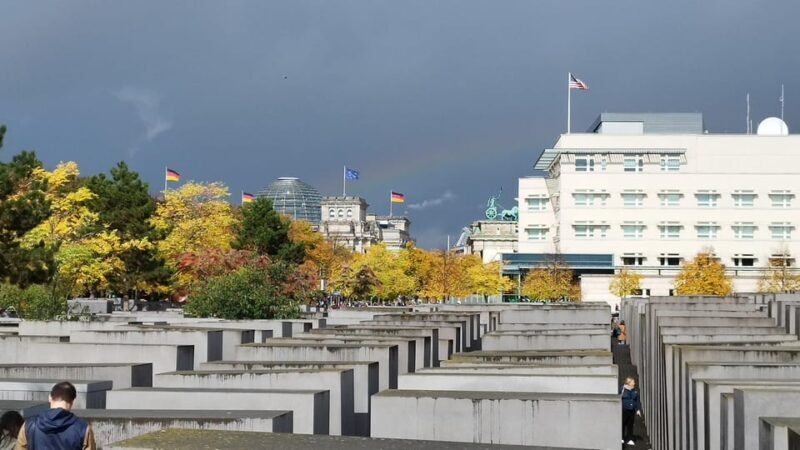 Rickshaw private driver, shared Guide Berlin Highlights - Authentic Insights from Reviews
