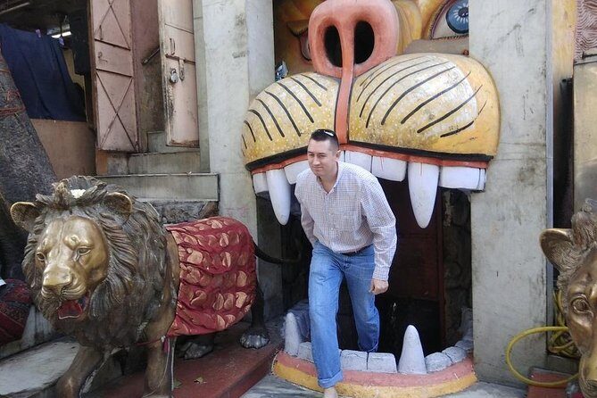 Rickshaw Ride at Chandni Chowk - Insightful Exploration of Old Delhi on a Rickshaw