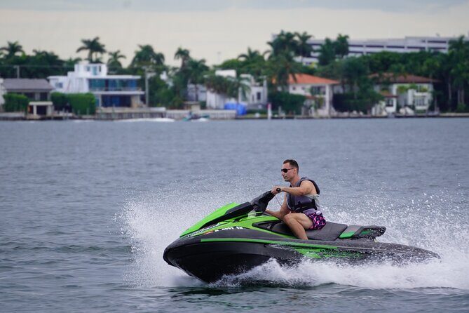 Ride the waves of Miami Bay with brand new Jet Skis - FAQs