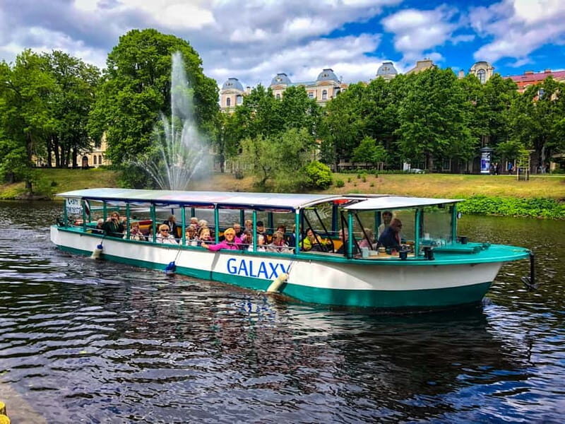 Riga: Canal Boat Sightseeing Tour With Audio guide - Why This Tour Works for Various Types of Travelers