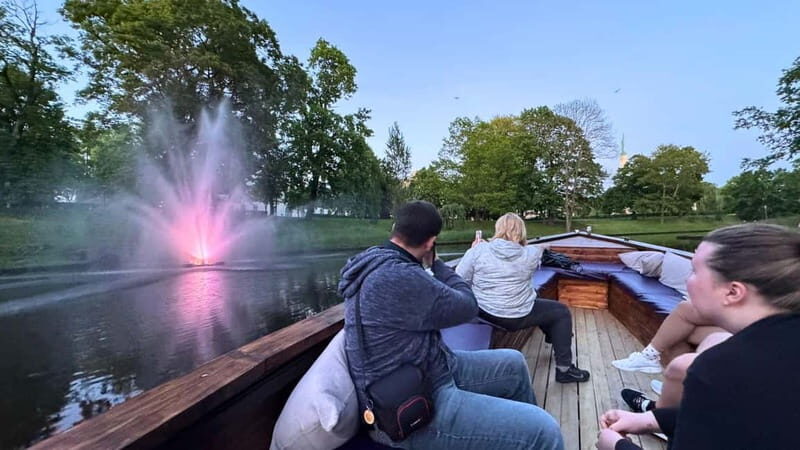 Riga: Evening or Sunset Boat Tour with Welcome Drink - What Makes This Tour Special?
