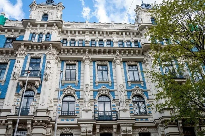 Riga Medieval combined walking/transportation guided tour - Who Should Consider This Tour?