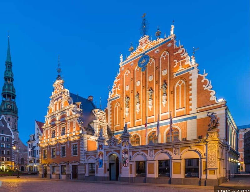 Riga Old Town, C Market & Art Nouveau Guided Walking Tour - Discovering Riga’s Heart: The Old Town & Key Landmarks