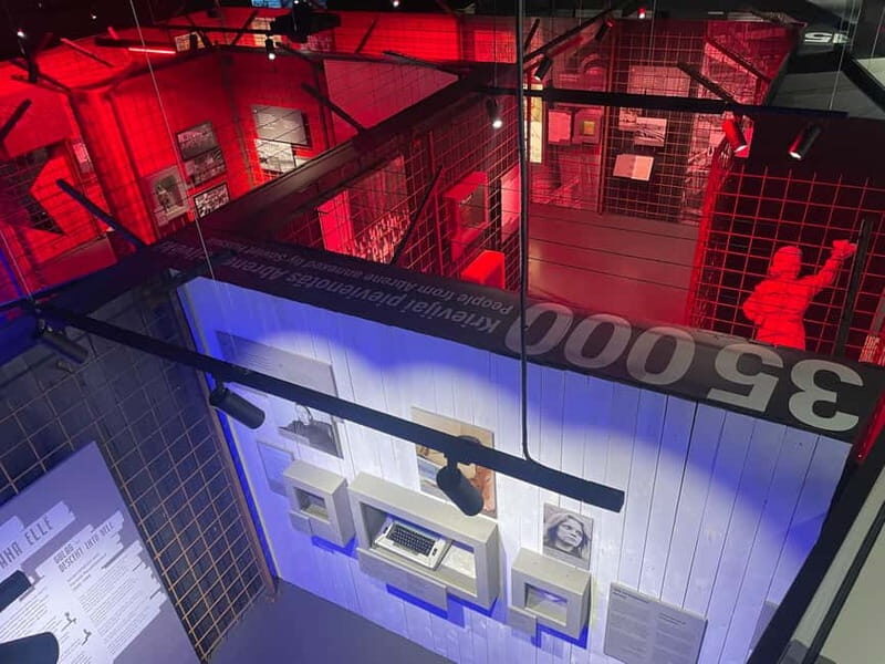 Riga: Old Town Guided Tour & Occupation Museum Entry - Key Points