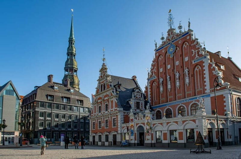 Riga: Old Town Walking Tour in a Small Group - Key Points