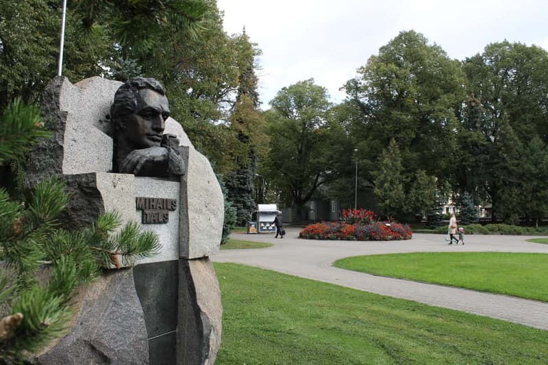 Riga`s Humor and History Walking Tour - Key Points