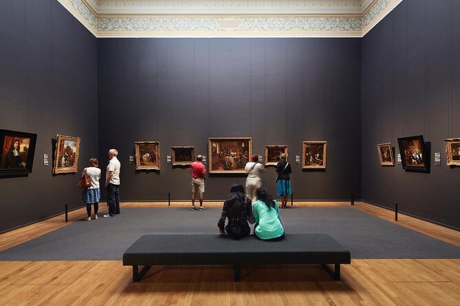 Rijksmuseum guided tour without queues, in Spanish or English. - Key Points