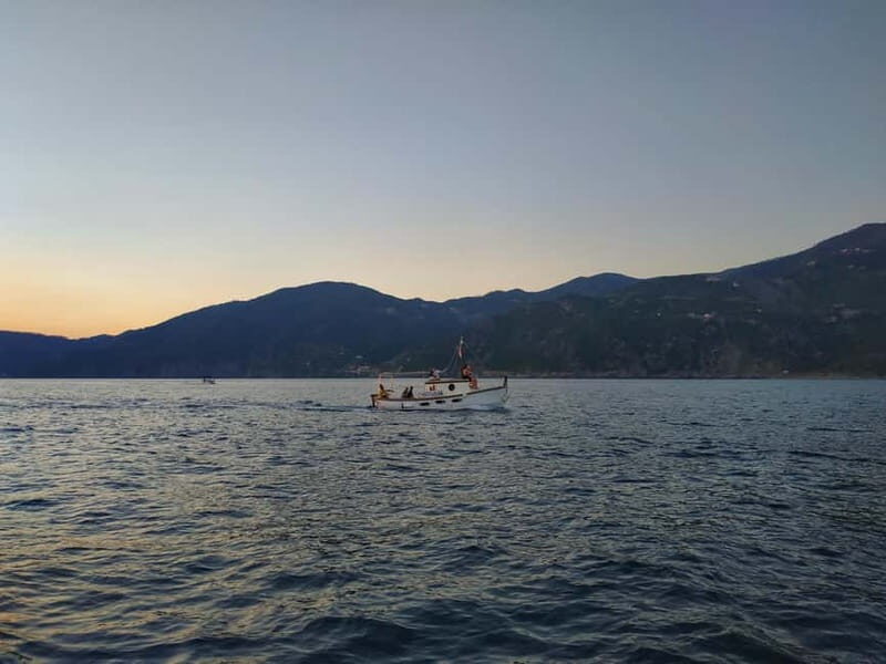 Riomaggiore: Cinque Terre Sunset Tour with Wine & Focaccia - Authentic Experiences and Real Traveler Insights