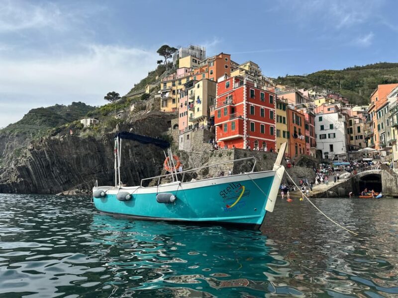 Riomaggiore: Guided Boat Tour around Cinque Terre - Key Points