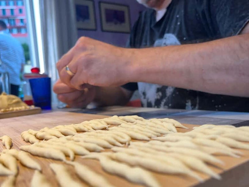 Riomaggiore: Pasta and Tiramisù Cooking Class - Who Should Book This Class?