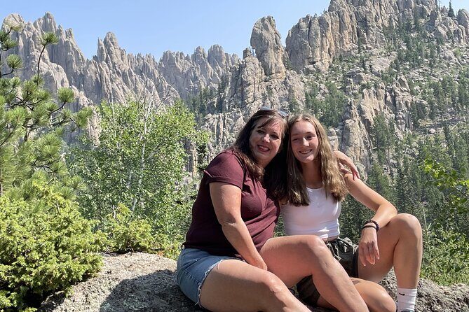 Rise Before the Roar: Badlands Sunrise Tour - Key Points