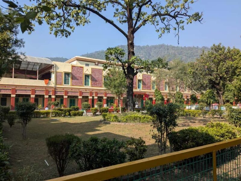 Rishikesh: Riverfront Walking Tour with Temples & Ashrams - An In-Depth Look at the Riverfront Walking Tour