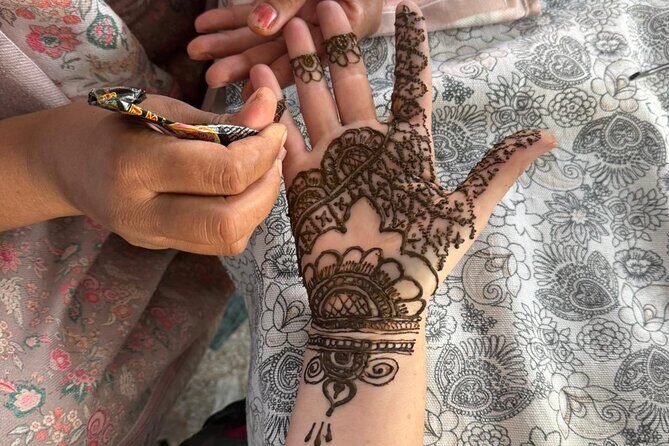 Rishikesh: Traditional Henna Art Making at Home Stay in Tapovan - The Sum Up
