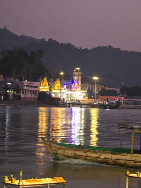 Rishikesh: Walking Tour with Lakshman Jhula & Ganga Aarti - Spiritual Sites and Ashrams