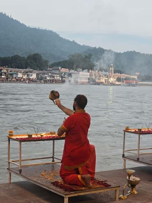 Rishikesh: Walking Tour with Lakshman Jhula & Ganga Aarti - Scenic Stroll Along the Ganges