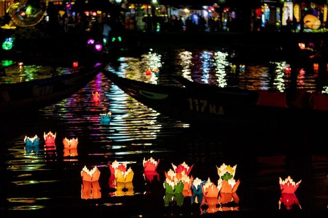 River Boat Ride by Night with Drop Flower Lantern in Hoi An - What to Expect on the Tour