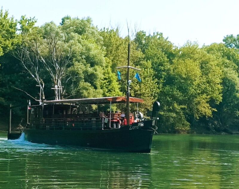 Riverboat tour by replica of a traditional itna laa boat - A Closer Look at the Experience