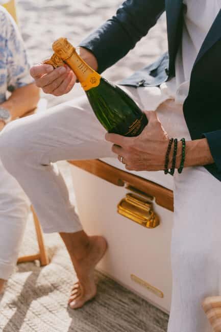 Riviera Suite: Private Beach Lounge and Picnic Set Up - Who Should Consider This Experience?
