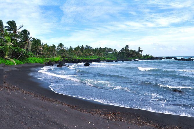Road to Hana Luxury Limo-Van Tour with Helicopter Flight - An Engaging Look at the Experience