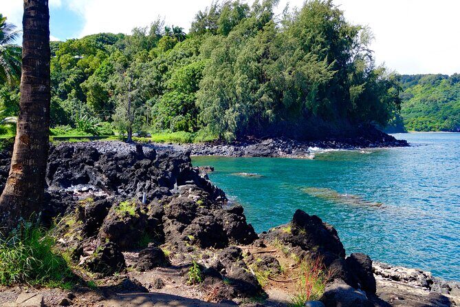 Road to Hana Rainforest, Black Sand Beach, Waterfalls & Lunch - FAQ