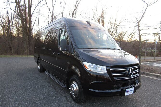 Roberts Transportation Luxury shuttle and sightseeing tour - An In-Depth Look at the Experience