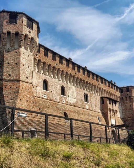 Rocca of Gradara Entry Ticket & Audio App - Exploring the Rocca of Gradara – A Step-by-Step Perspective